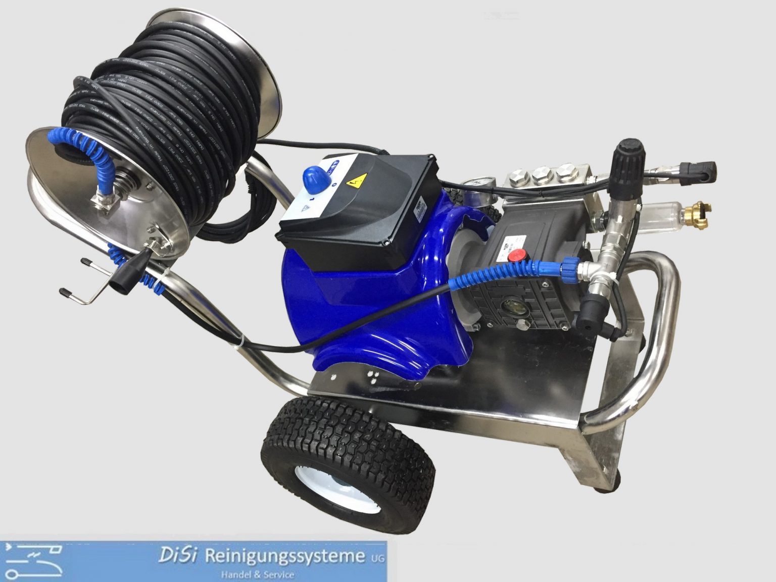 Facade Cleaning Chemical Agents Pump & High Pressure Washer Spraying ...